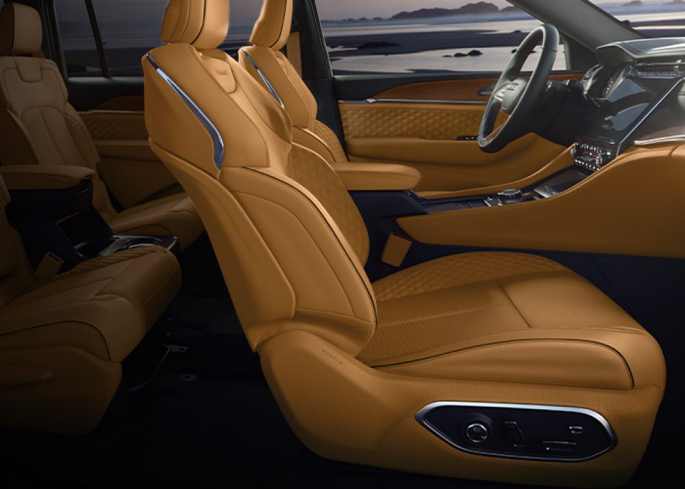 Jeep® Grand Cherokee L 3rd Row Interior - Luxurious SUV Interior